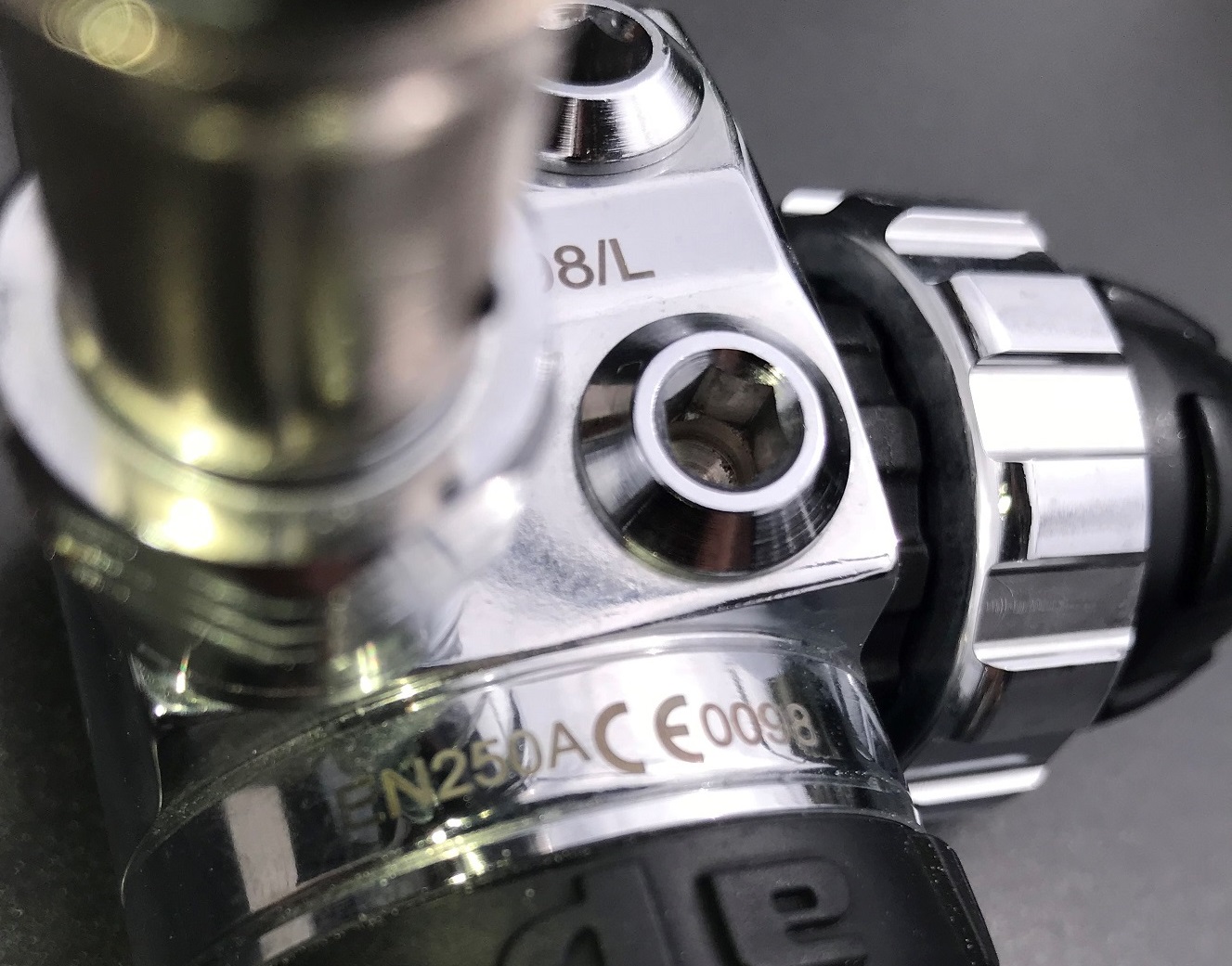 Blazende ademautomaat en de NEN-EN250:2014A normering – OWSV de Aquanauten